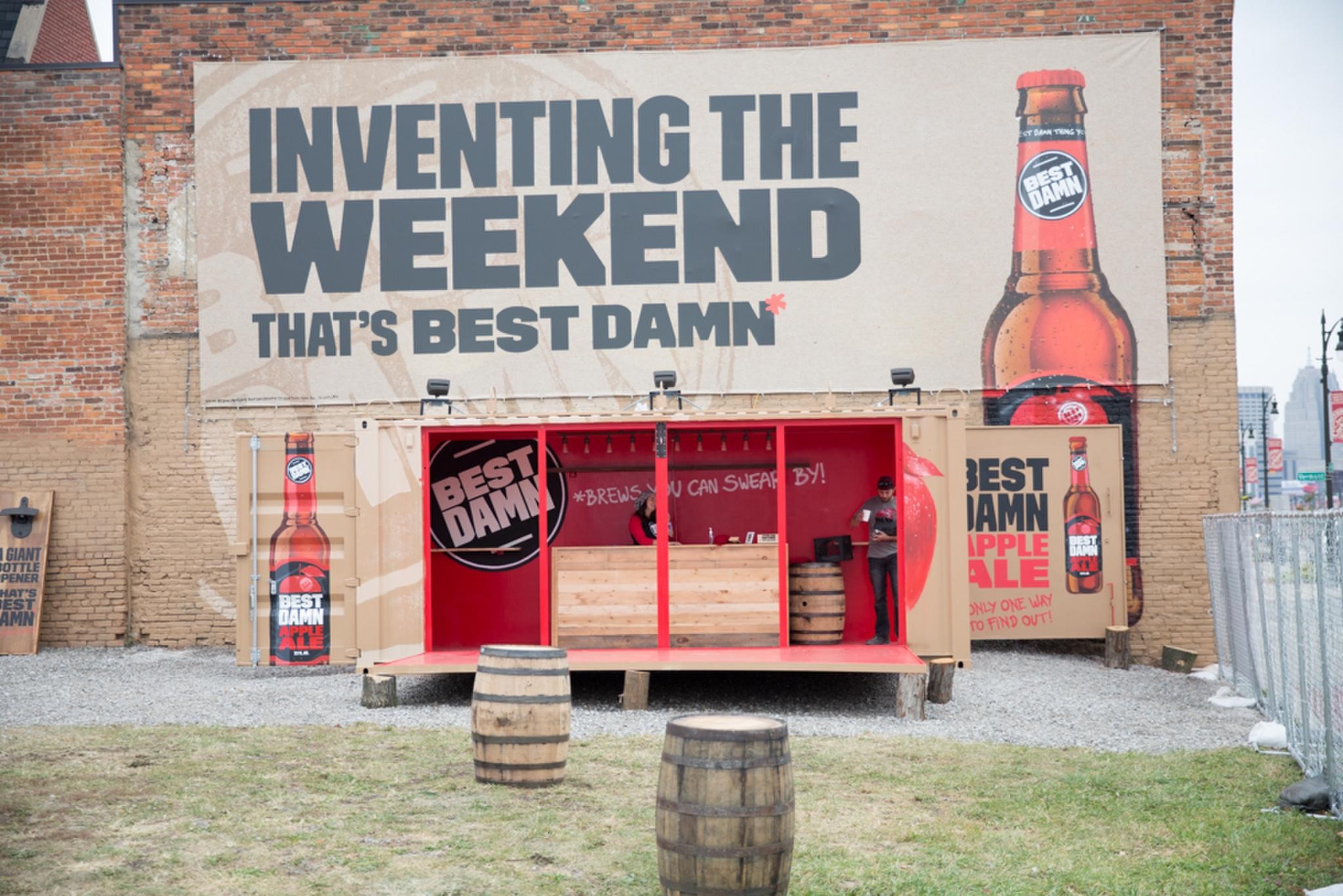 THE WORLD’S LARGEST BILLBOARD BAR | Entry | THE WORK