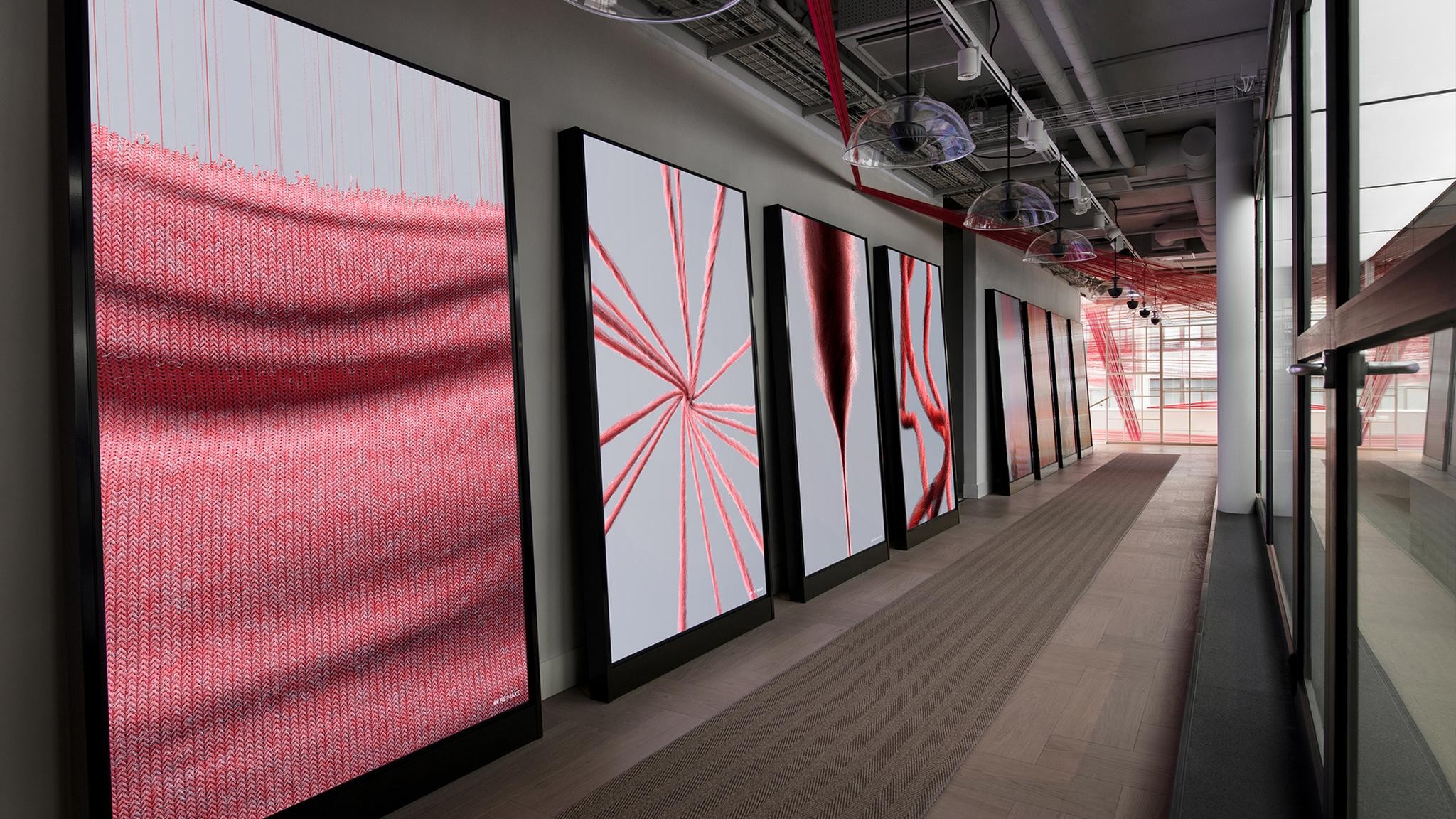 H&M Looop | Campaign | THE WORK