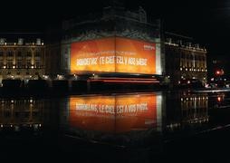 easyJet - A carefully reflected billboard | Campaign | THE WORK
